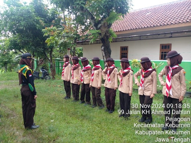 Pengambilan Badge Pramuka dan PMR – SMA Negeri 1 Pejagoan